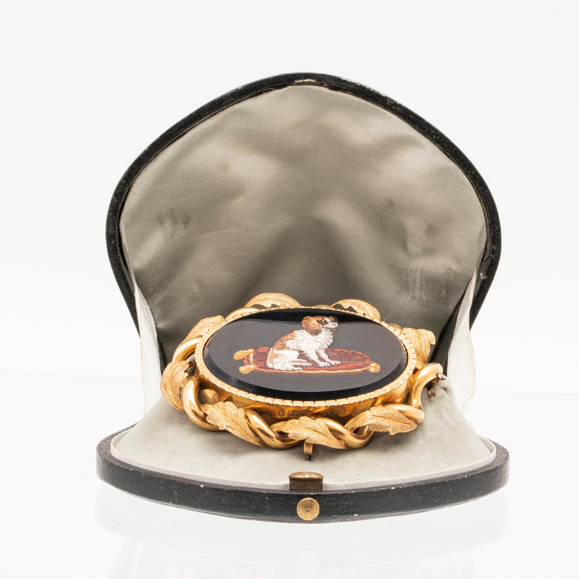 Brosch 18K guld med mikromosaik, 1800/1900-tal. - Bukowskis