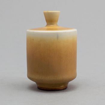 A BERNDT FRIBERG, stonewear vase, Gustavsberg Studio. - Bukowskis