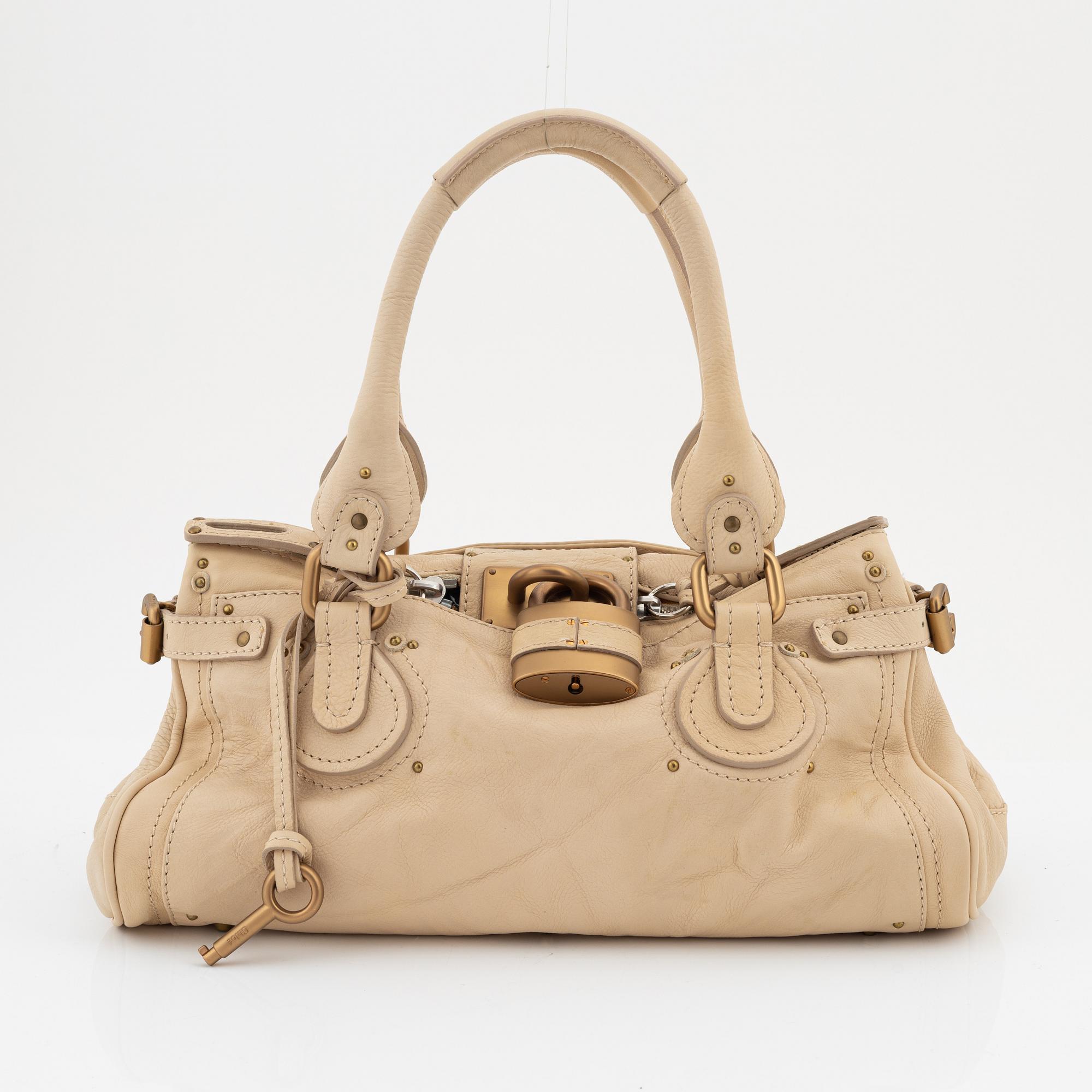 Chloé, a beige leather 'Paddington' bag. - Bukowskis Chloé, a beige leather 'Paddington' bag. - Bukowskis