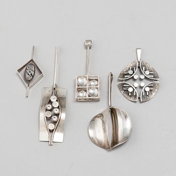 HÄNGSMYCKEN, 5 st, silver. Bl a Alton signerad KE Palmberg, Falköping ...