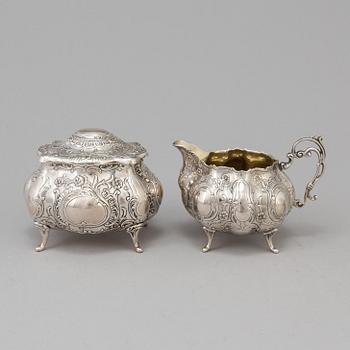 A silver SUGAR BOWL AND CREAMER by GEWE in Malmö, 1962-65. - Bukowskis