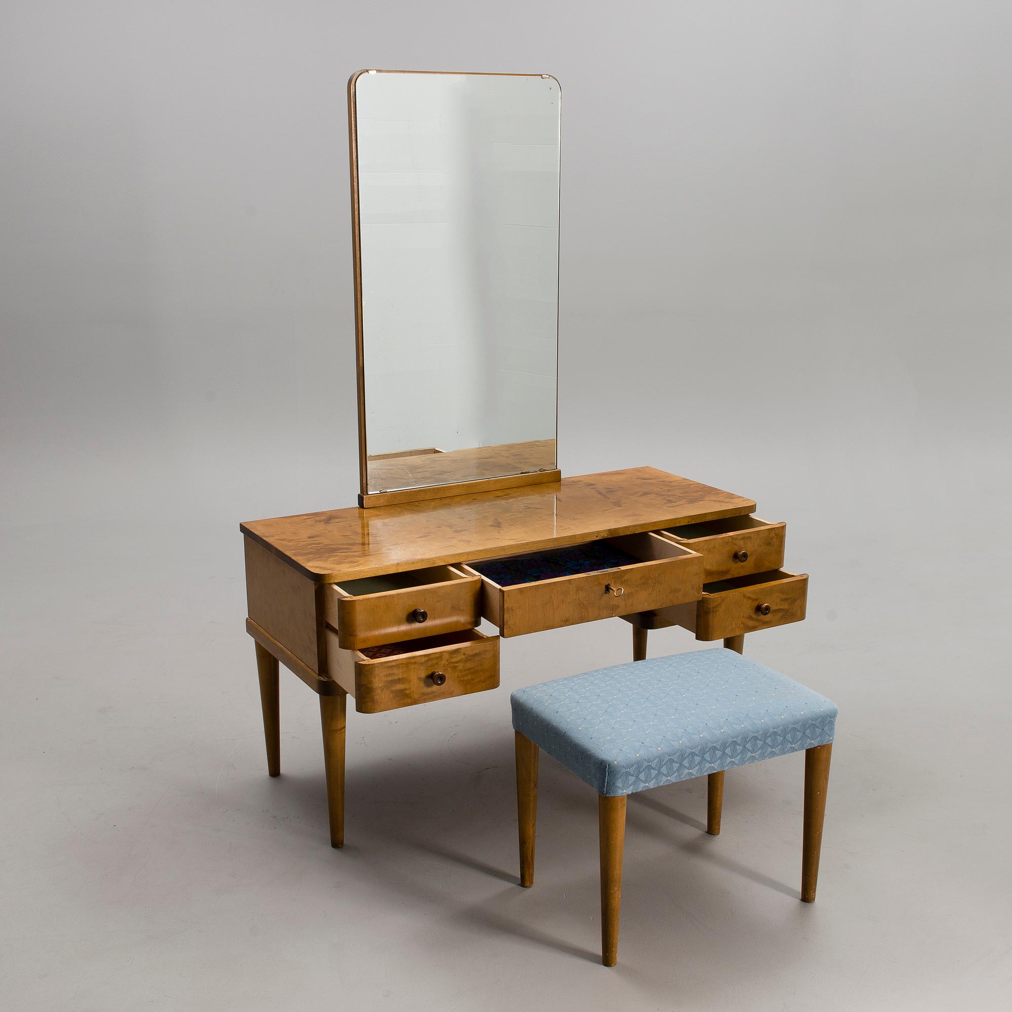 1940s dressing table