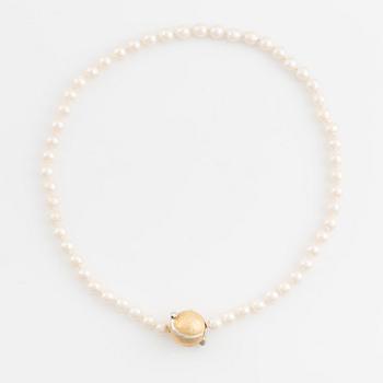 Ole Lynggaard, cultured pearl necklace, clasp gold with brilliant cut ...
