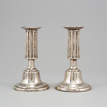 JACOB MÖLLER, ljusstakar, ett par, silver, Malmö 1826. - Bukowskis