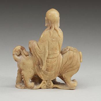 A carved stone figure, late Qing dynasty (1644-1912). - Bukowskis