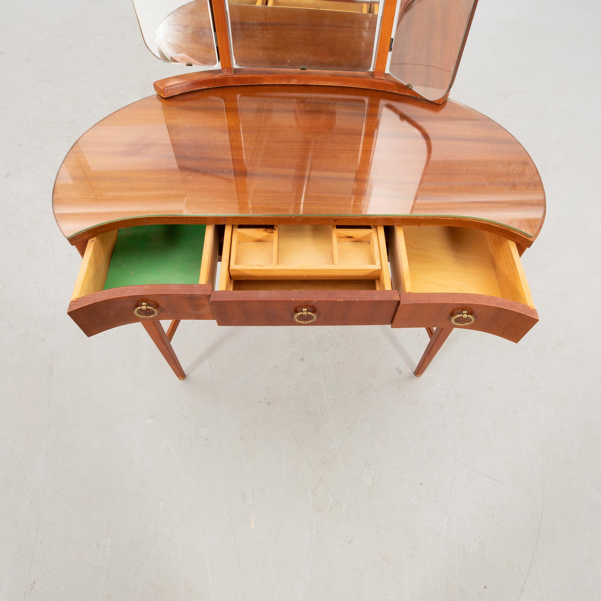 Toalettbord 1900-talets mitt. - Bukowskis