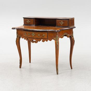 A 18th century rococo desk. - Bukowskis