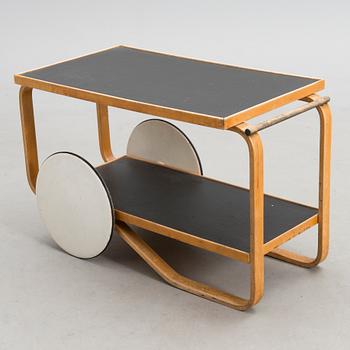 A mid 20th century tea trolley model 901 for Artek. - Bukowskis