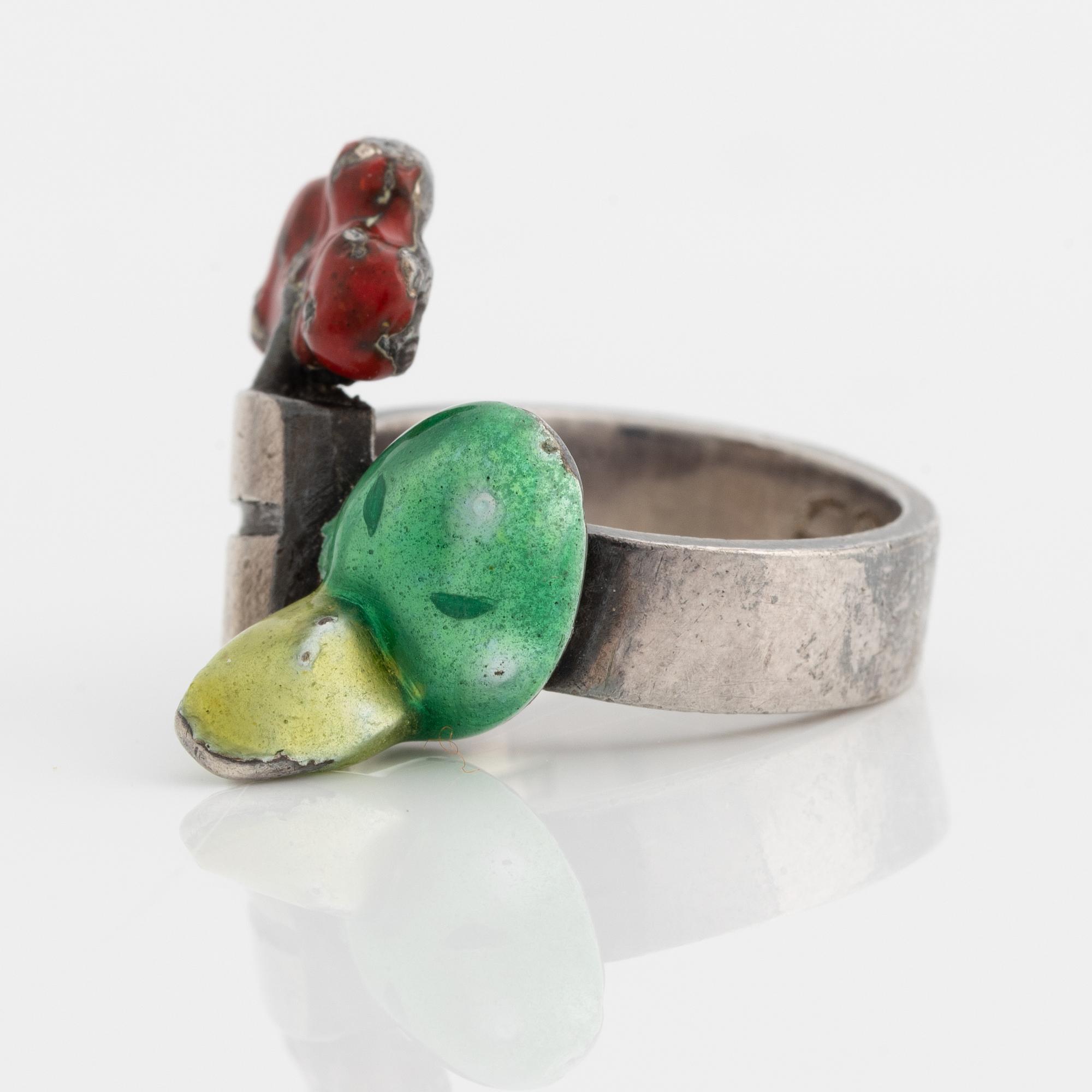 Ernst Billgren, ring, sterlingsilver och emalj ,"Riddaren och anden ...