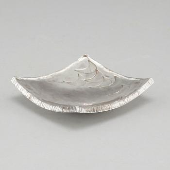 A silver plate by Ray Urban, Stockholm, 1972. - Bukowskis