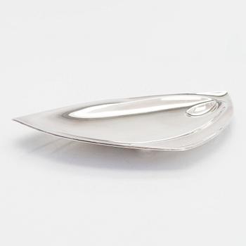 Tapio Wirkkala, silver dish model TW 100, Kultakeskus, Hämeenlinna 1967. - Bukowskis