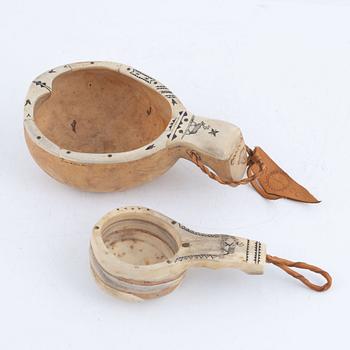 Guksi, a pair, Wilhelm Eriksson, Flakaberg. - Bukowskis