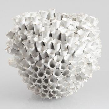 An earthenware 'Manitapi' vase, Thailand, 21st Century. - Bukowskis