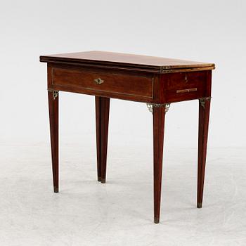 Spelbord, sengustavianskt, omkring år 1800. - Bukowskis