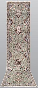 A runner, Nain Part Silk, sk 9 LAA, ca 440 x 98 cm. - Bukowskis