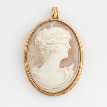 Carved shell cameo pendant. - Bukowskis