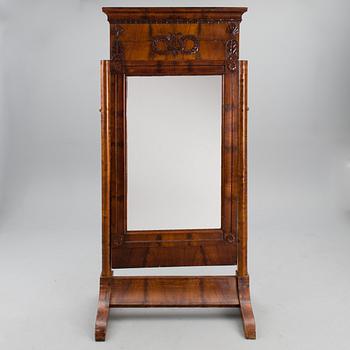 A mid-19th century Russian mirror. - Bukowskis
