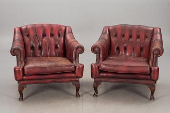 FÅTÖLJER, ett par. Chesterfield, 1900-tal. - Bukowskis