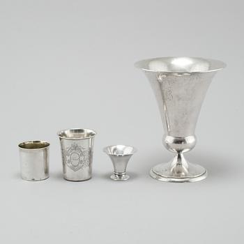BÄGARE, 3 st, samt POKAL, silver, Sverige, 1800-tal respektive 1900-tal ...