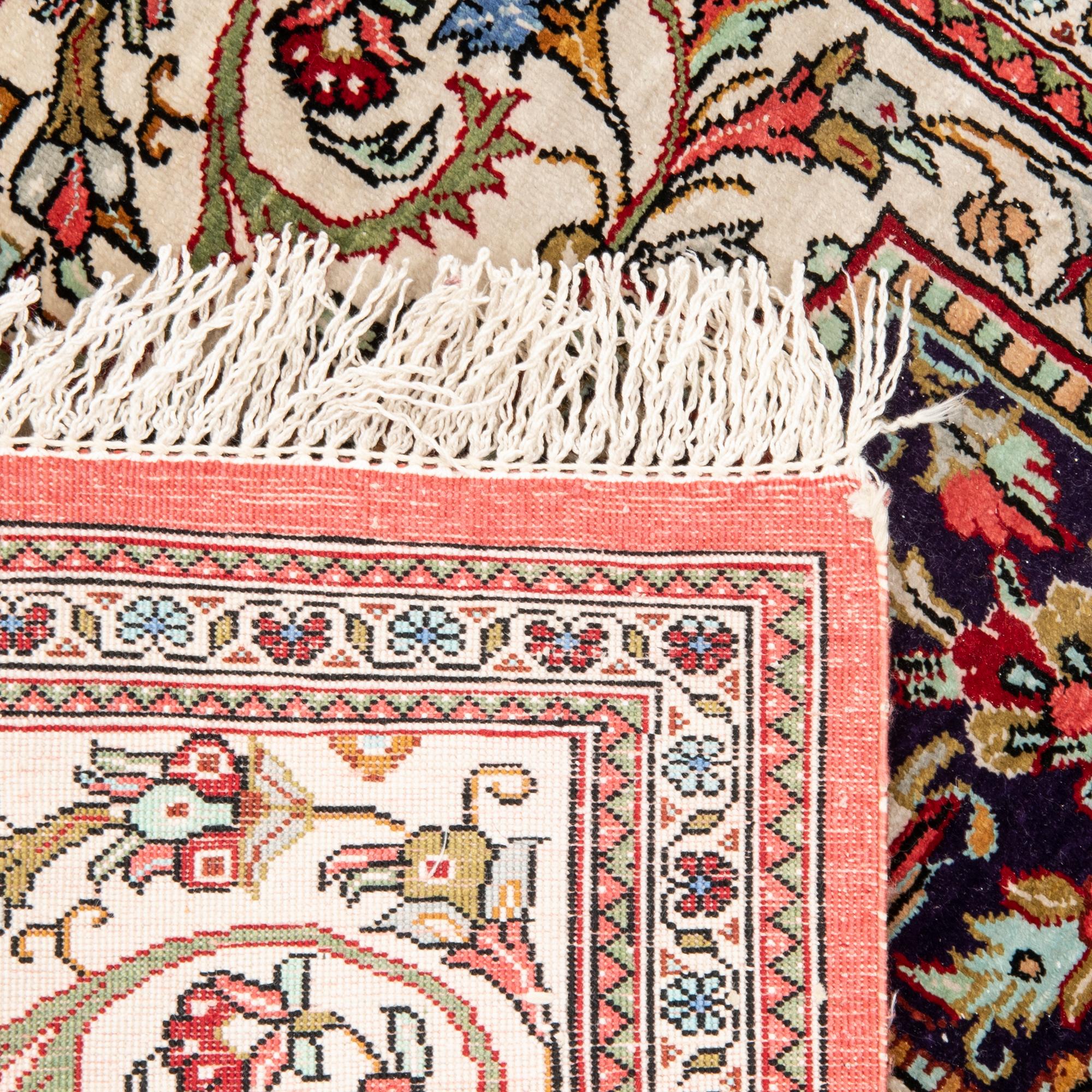 Mattor 2 st Ghom silk old ca 76x58 cm och 91x60 cm. - Bukowskis