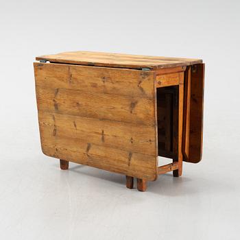 A pine gate-leg table, 19th Century. - Bukowskis