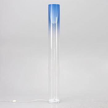 Ferruccio Laviani, golvlampa, "Toobe", Kartell, Italien. - Bukowskis