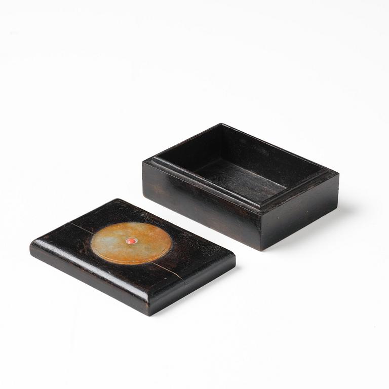 A set of three zitan boxes, late Qing dynasty, circa 1900. - Bukowskis