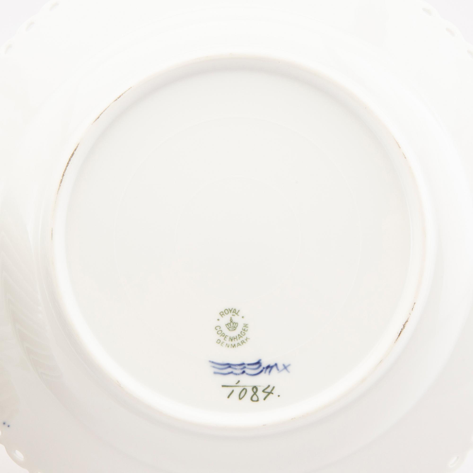 Dinnerware 38 dlr musselmalet hel and and halvblonde Royal Copenhagen ...