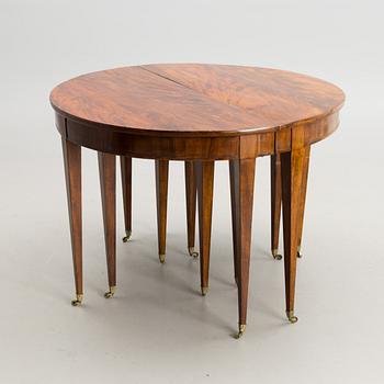 Extending table with twelve legs from the first half of the 19th ...