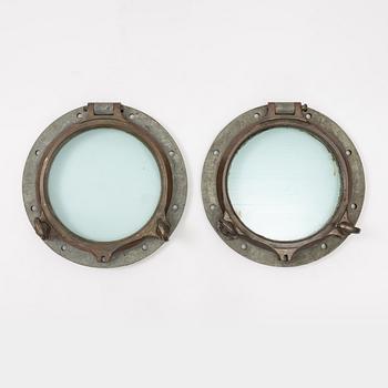 A set of two brass and metal ships windows, 20th Century. - Bukowskis