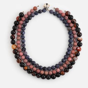 Ole Lynggaard, clasp 18K gold with brilliant cut diamonds, with stone ...