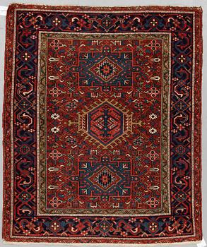 MATTA, semiantik Västpersisk, ca 132 x 110,5-112,5 cm. - Bukowskis