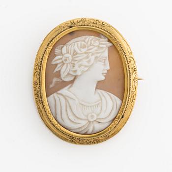 Brooch with shell cameo. - Bukowskis