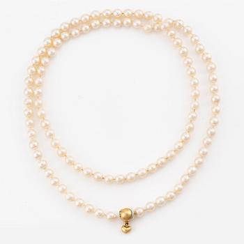 Ole Lynggaard necklace with cultured pearls, clasp and pendant in 18K ...