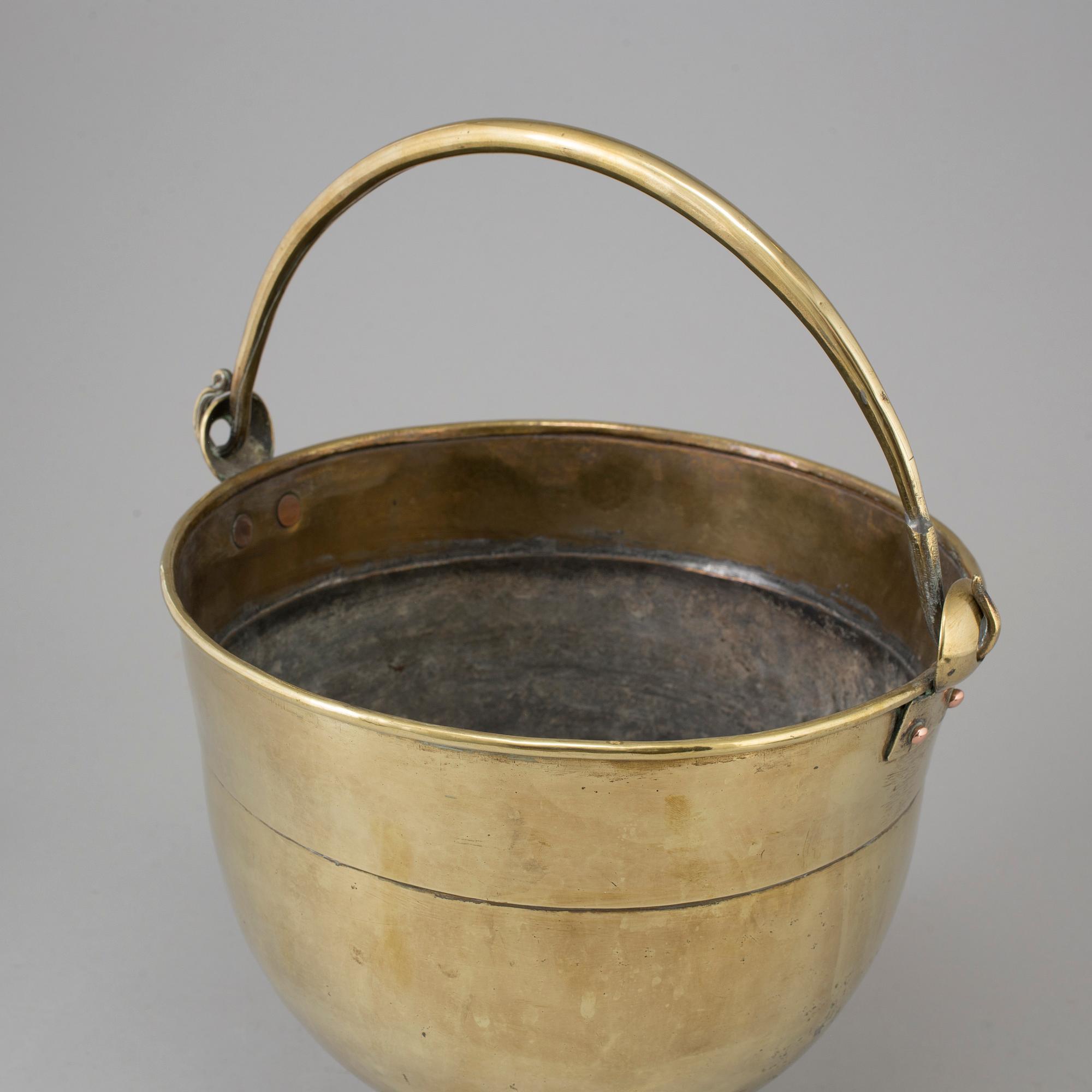 SPANN, mässing, 1700-tal. - Bukowskis