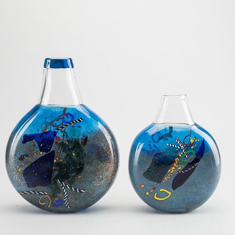 A PAIR OF BERTIL VALLIEN GLASS VASES, signed, Kosta Boda. - Bukowskis