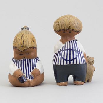 LISA LARSON, figuriner, två stycken, "Malin" och "Johanna", signerade stengods, 1900-talets ...