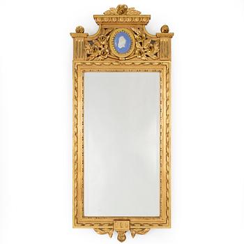 Spegel, gustaviansk stil, 1900-talets andra hälft. - Bukowskis