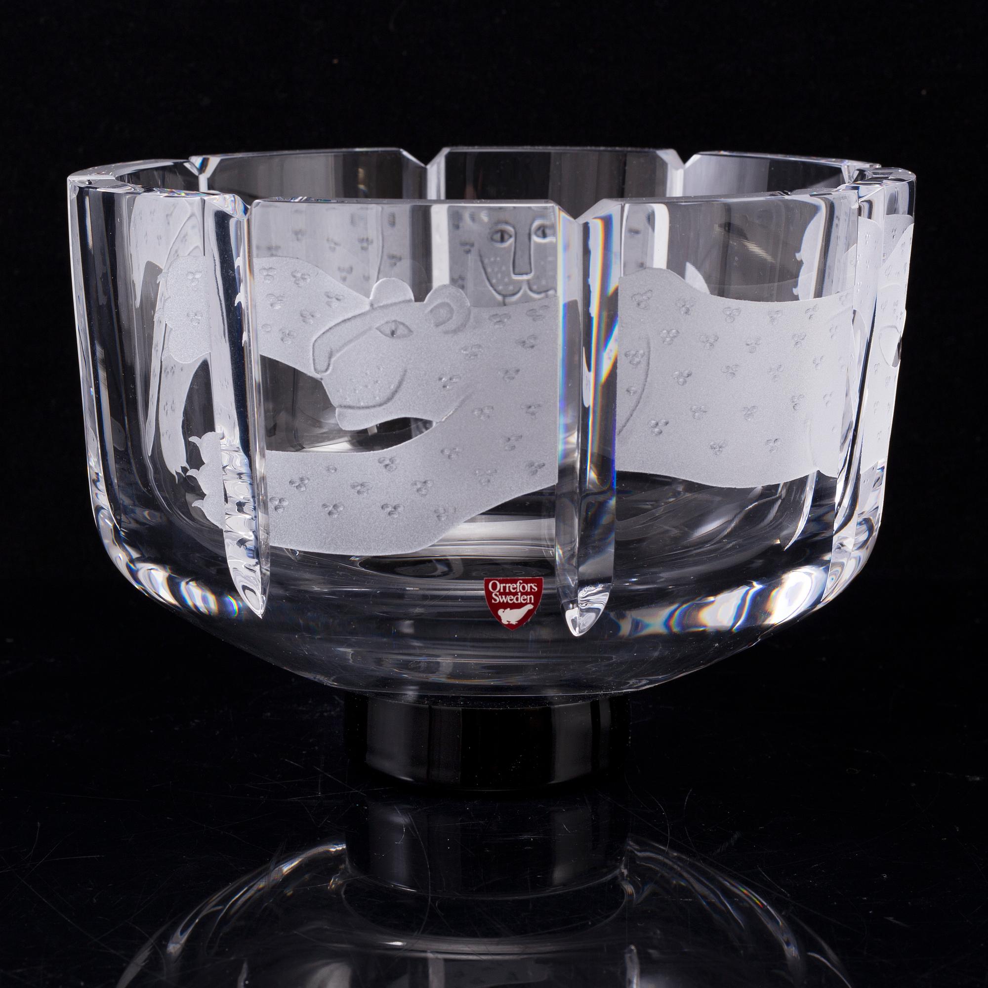 A Swedish Orrefors crystal bowl"Cats" design GUNNAR CYRÉN. - Bukowskis