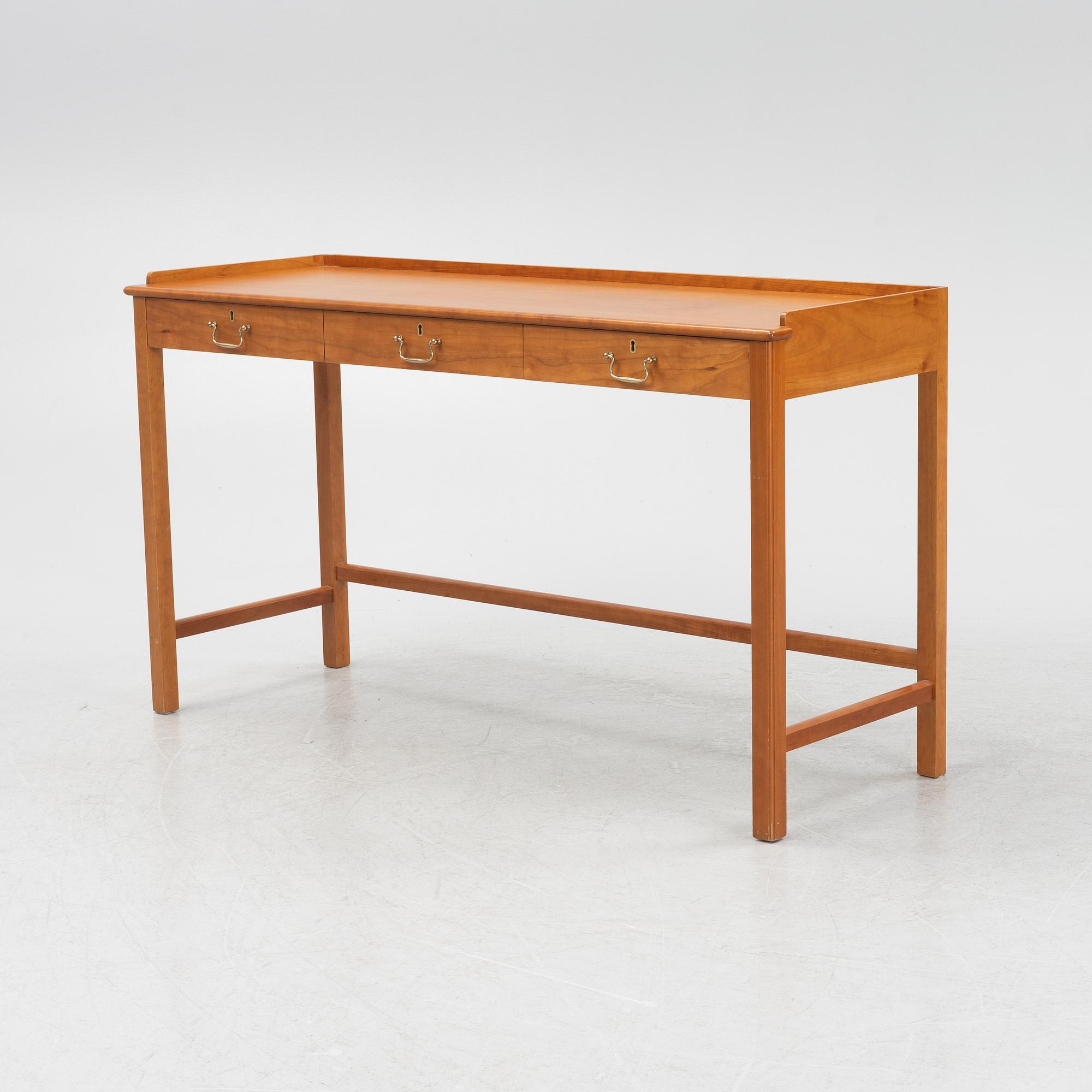 Josef Frank, skrivbord, modell 2115, Firma Svenskt Tenn. - Bukowskis