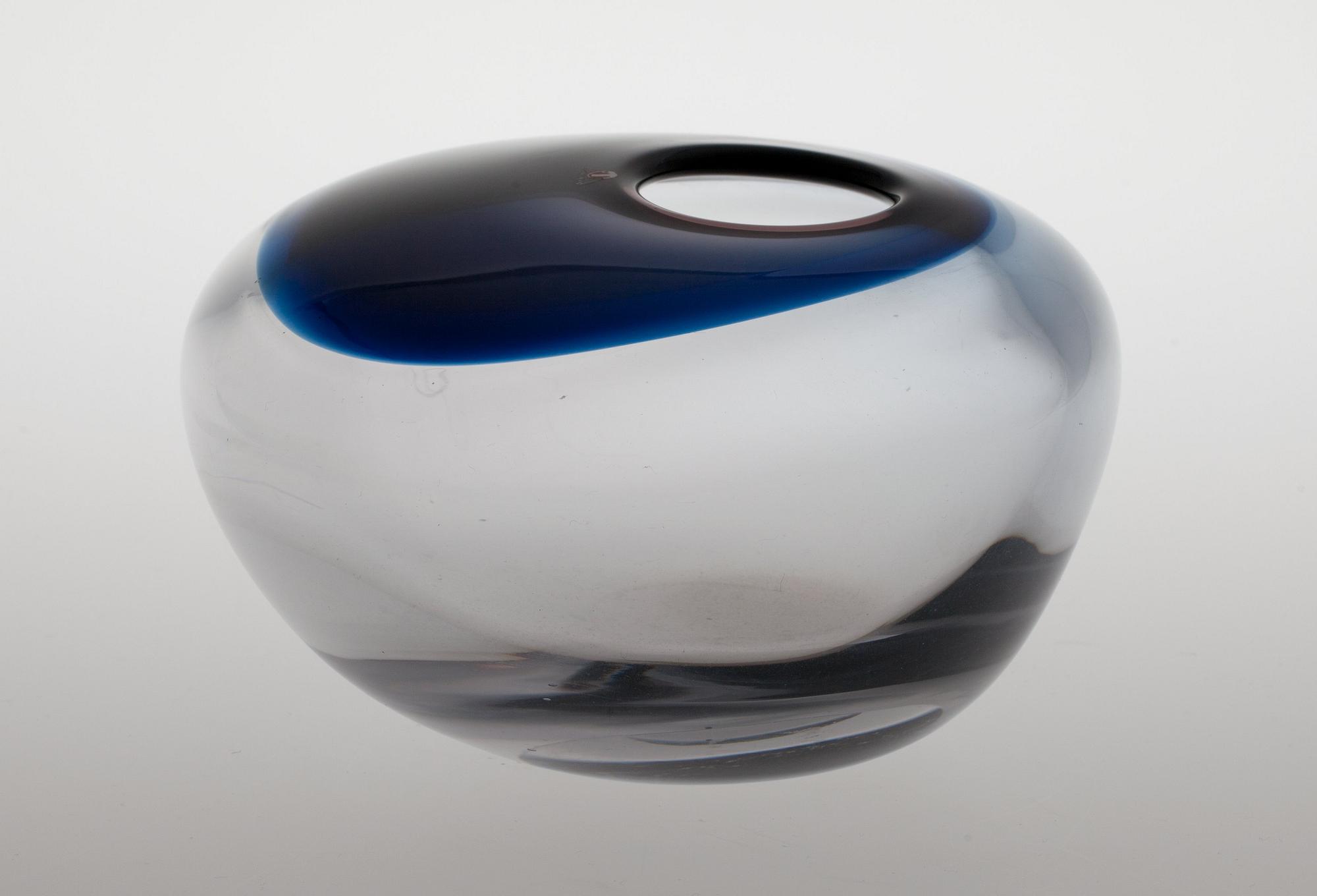 Timo Sarpaneva, A GLASS SCULPTURE. - Bukowskis