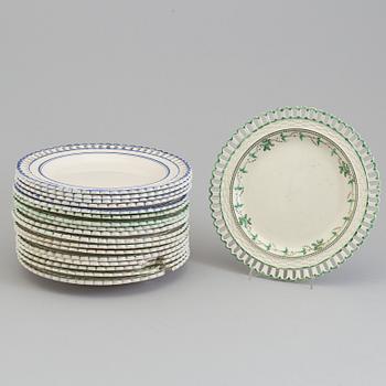 18 Swedish plates, ceramics, Rörstrand, ca 1800. - Bukowskis