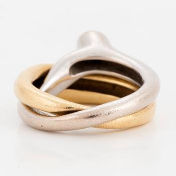 An Ole Lynggaard, 'Fidelity' 18K godl and brilliant.cut diamond ring ...