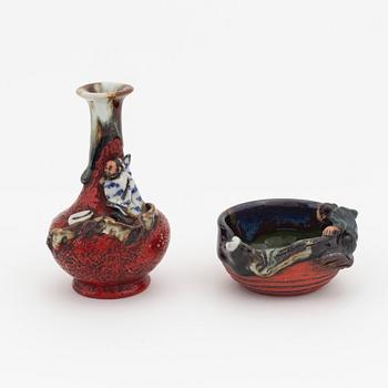 A Japanese sumida ware vase and bowl, Meiji period (1868-1912). - Bukowskis
