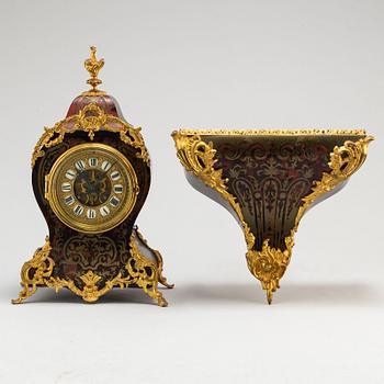 A late 19th century console clock. - Bukowskis