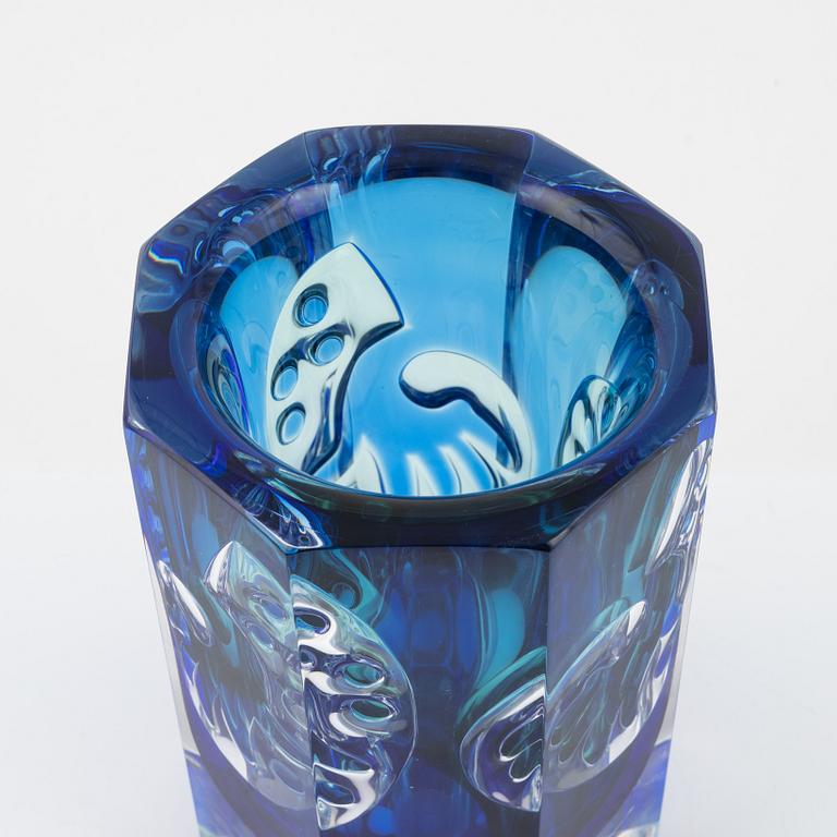 Olle Alberius, a glass vase, Orrefors, Sweden 1991. - Bukowskis