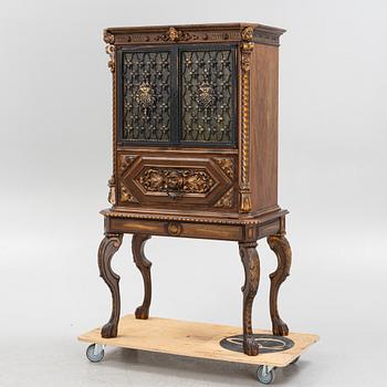 A Baroque style drinks cabinet, first half of the 20th Century. - Bukowskis
