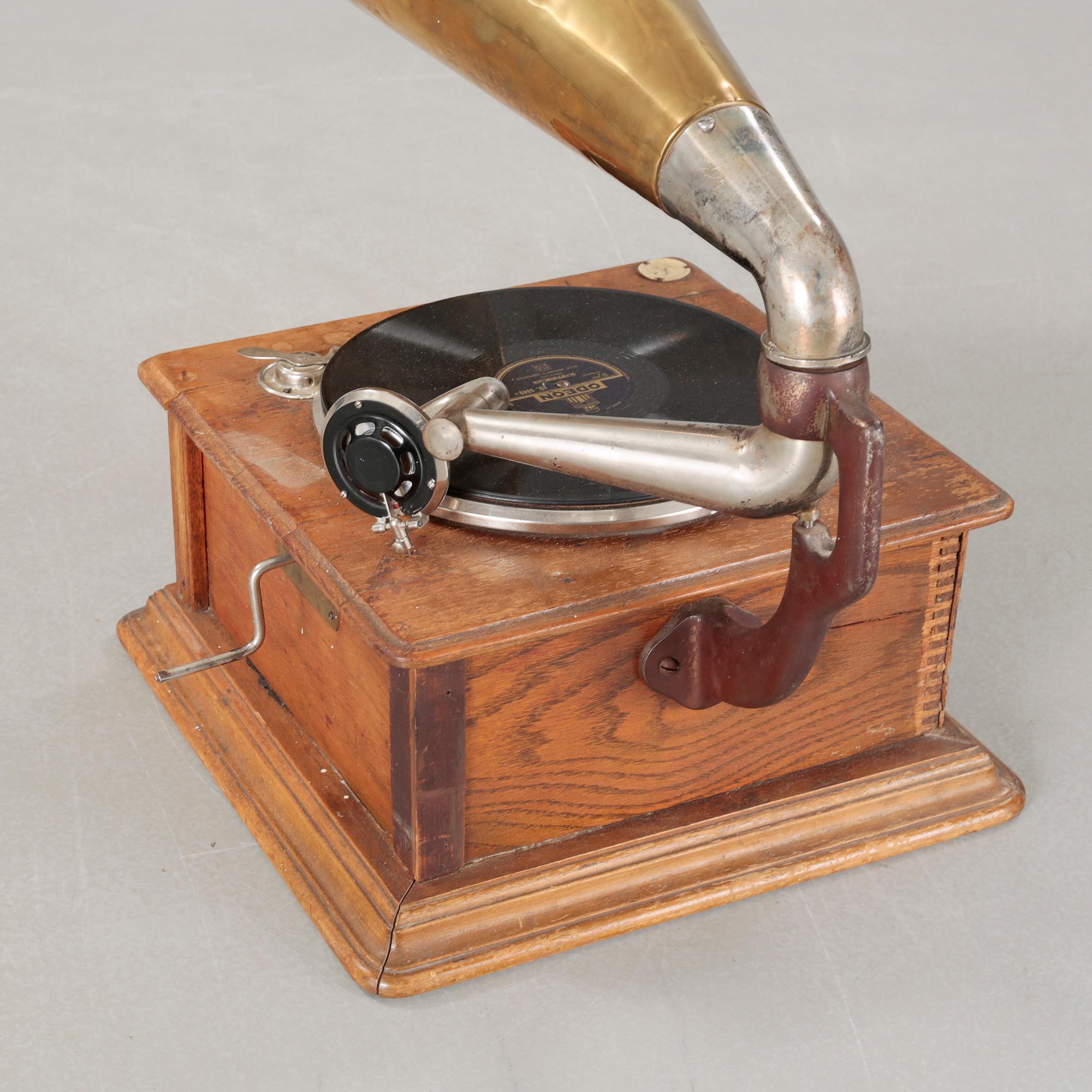 first gramophone made