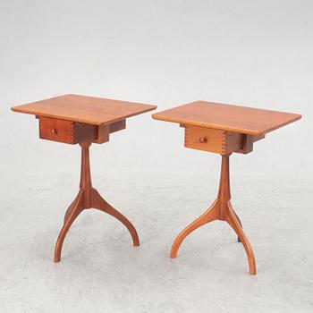 A pair of Shaker-style bedside tables, modern manufacturing. - Bukowskis