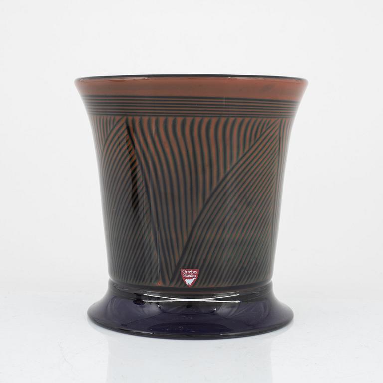 Gunnar Cyrén, a 'graal' glass vase, Orrefors, Sweden 1989. - Bukowskis